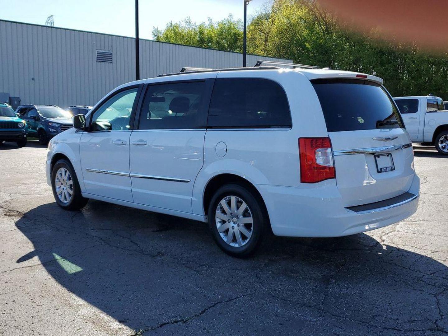 Auto Maxx - Kalamazoo - 2016 Chrysler Town and Country SPORTS VAN